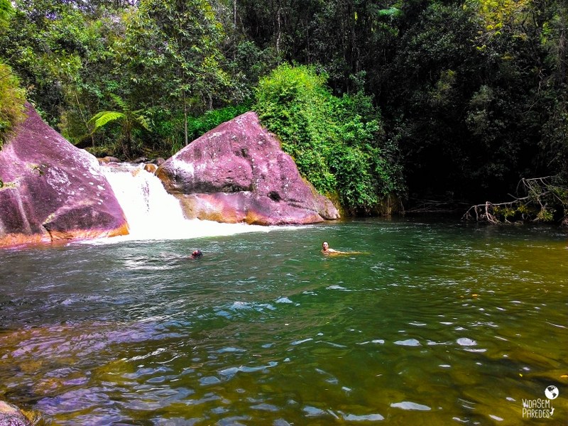 5 lugares com cachoeiras perto do Rio de Janeiro | vida sem paredes