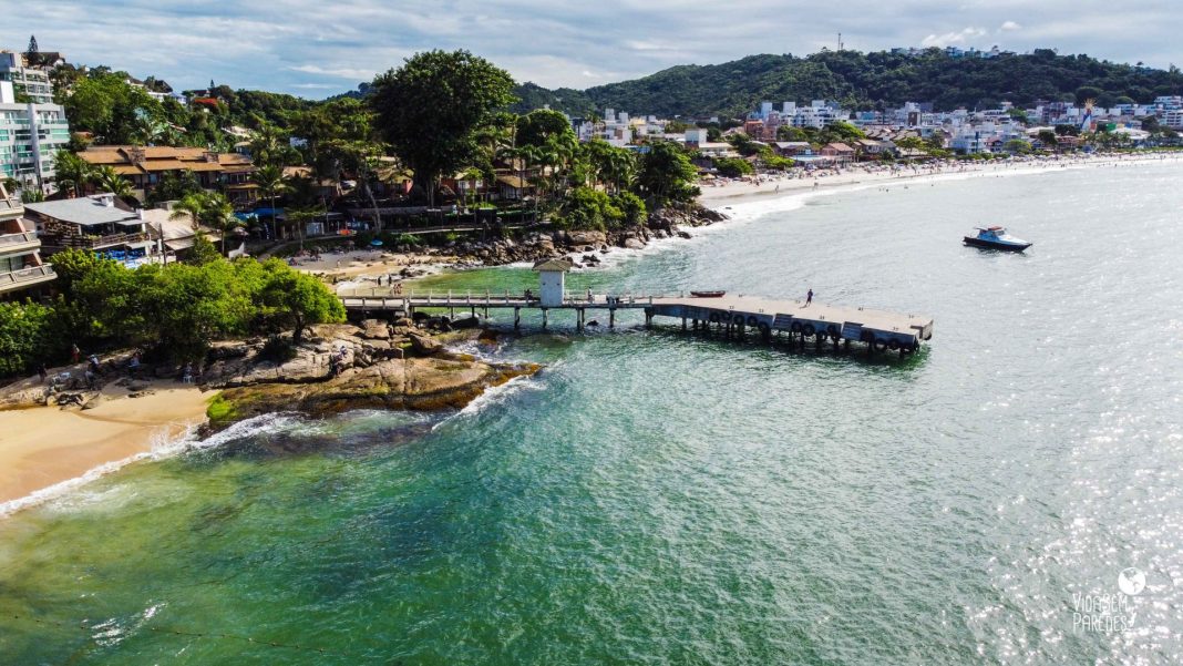 Bombinhas, SC: como chegar e melhores praias para visitar